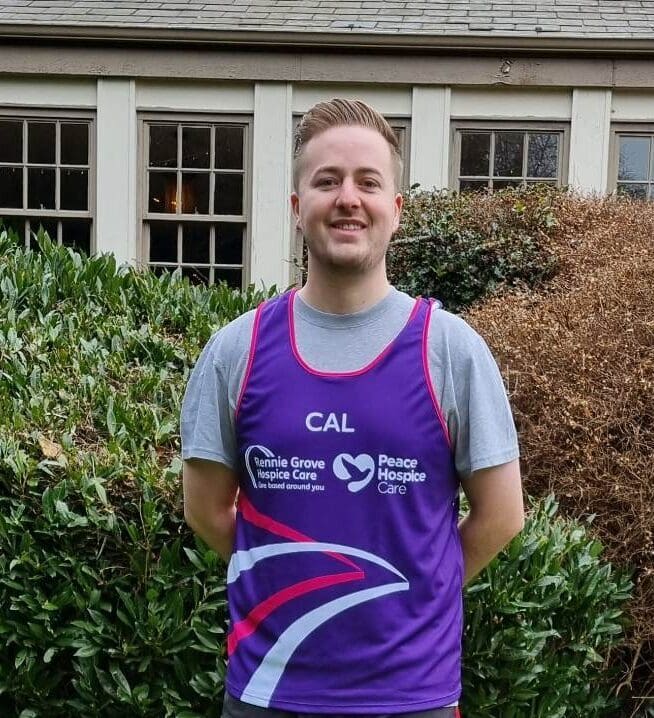 Eoin and Callum warm up for the London Marathon - Rennie Grove Peace ...