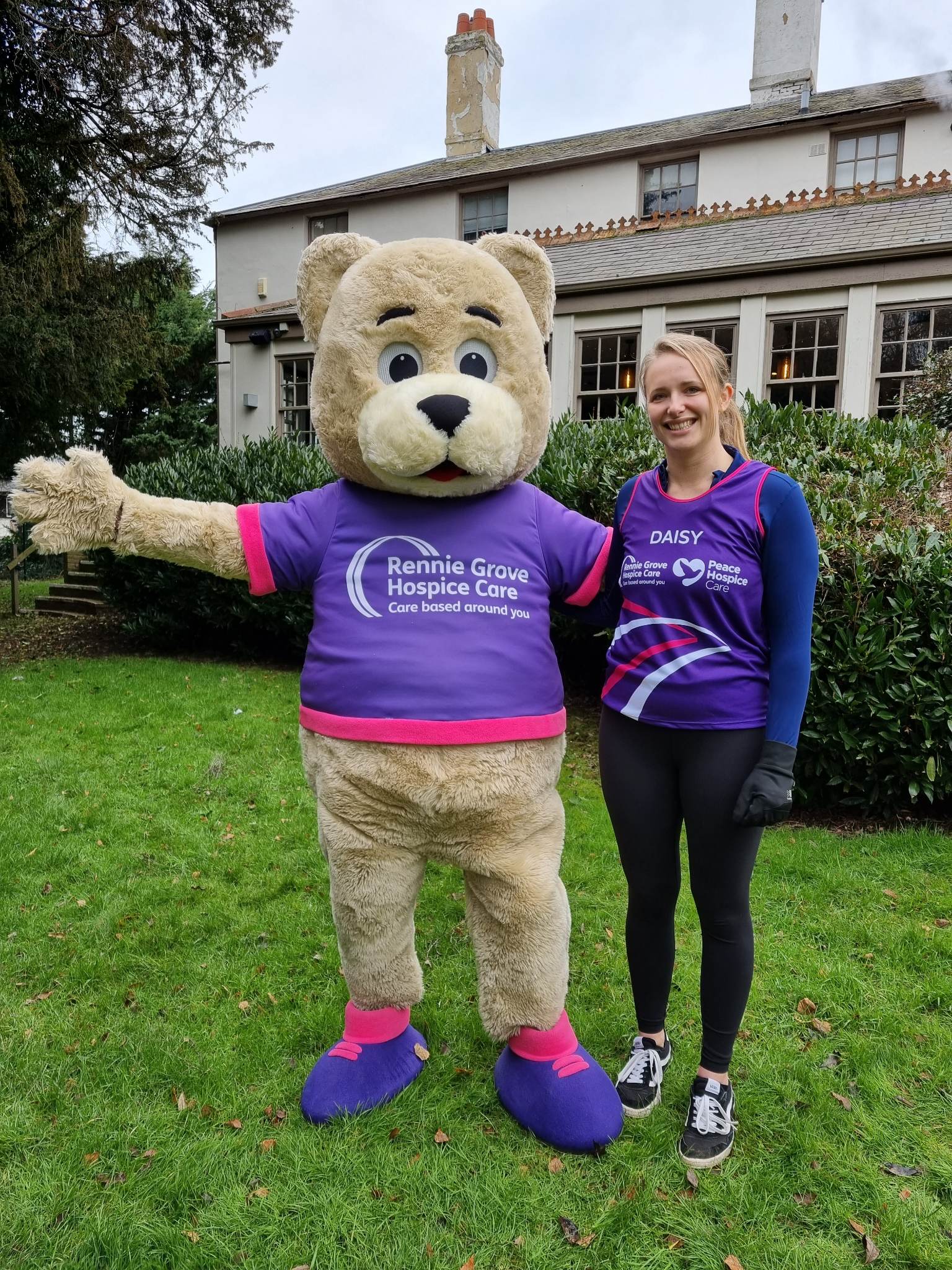 Team tackles TCS London Marathon - Rennie Grove Peace Hospice Care